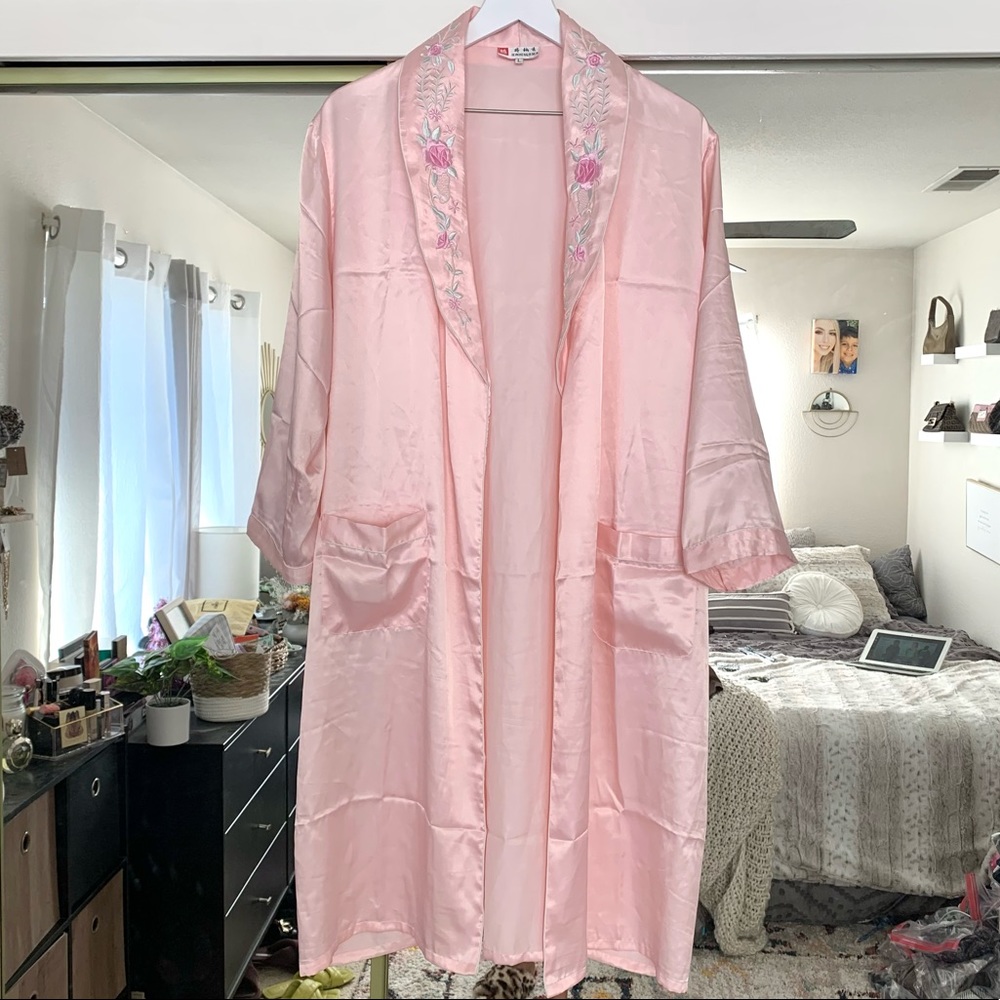 Vintage Pink Satin Floral Embroidered Robe - Gem